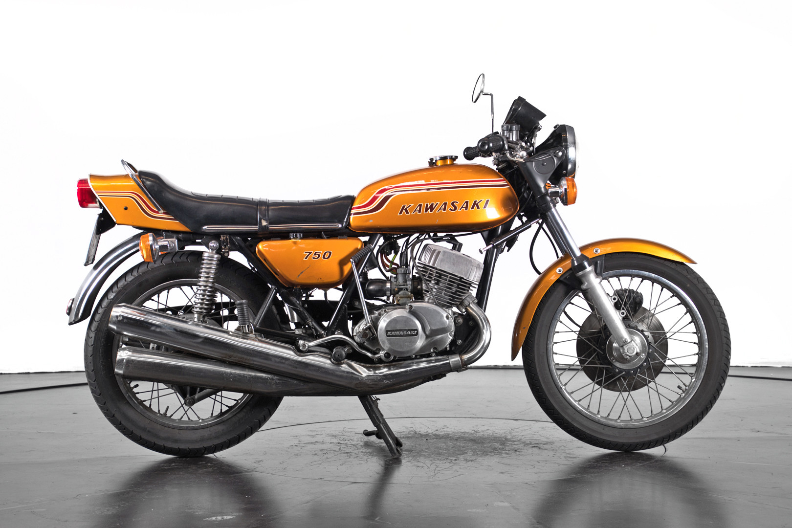 1972 Kawasaki 750 - Kawasaki - Classic motorbikes - Ruote da Sogno 1972 Kawasaki 750 - Kawasaki - Classic motorbikes - Ruote da Sogno