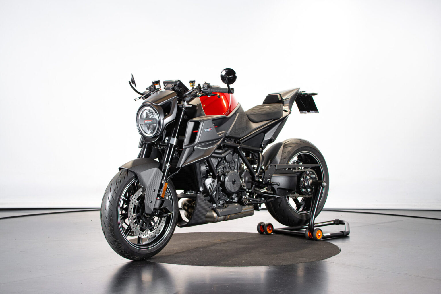 2025 BRABUS 1300 R MAGMA RED - Ruote da Sogno